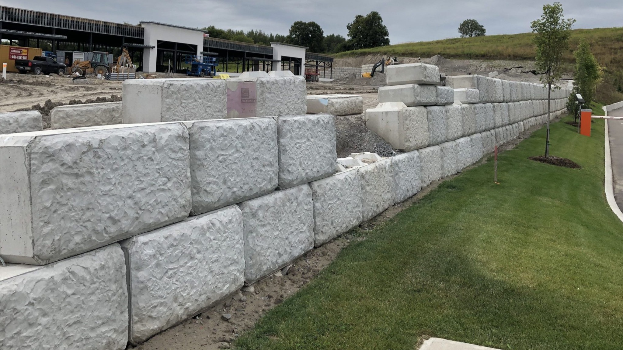 Retaining Walls – Lapis Patios